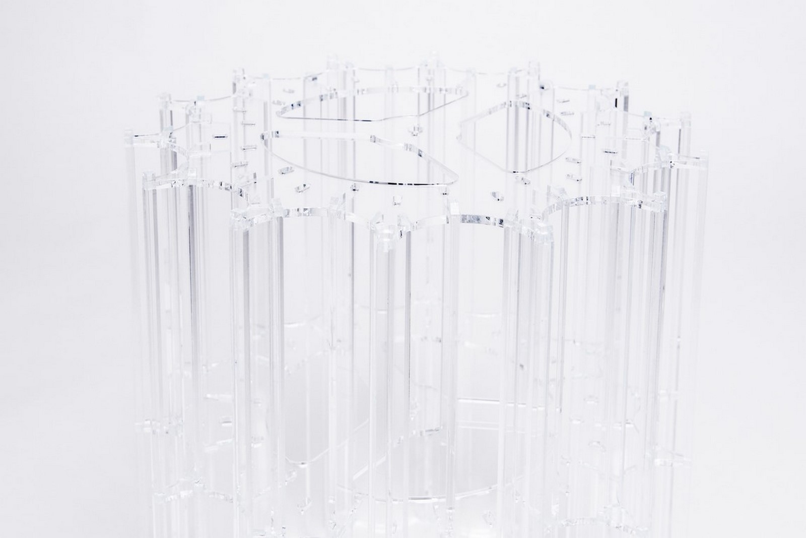 Products made of acrylic glass and the method of acrylic glass production