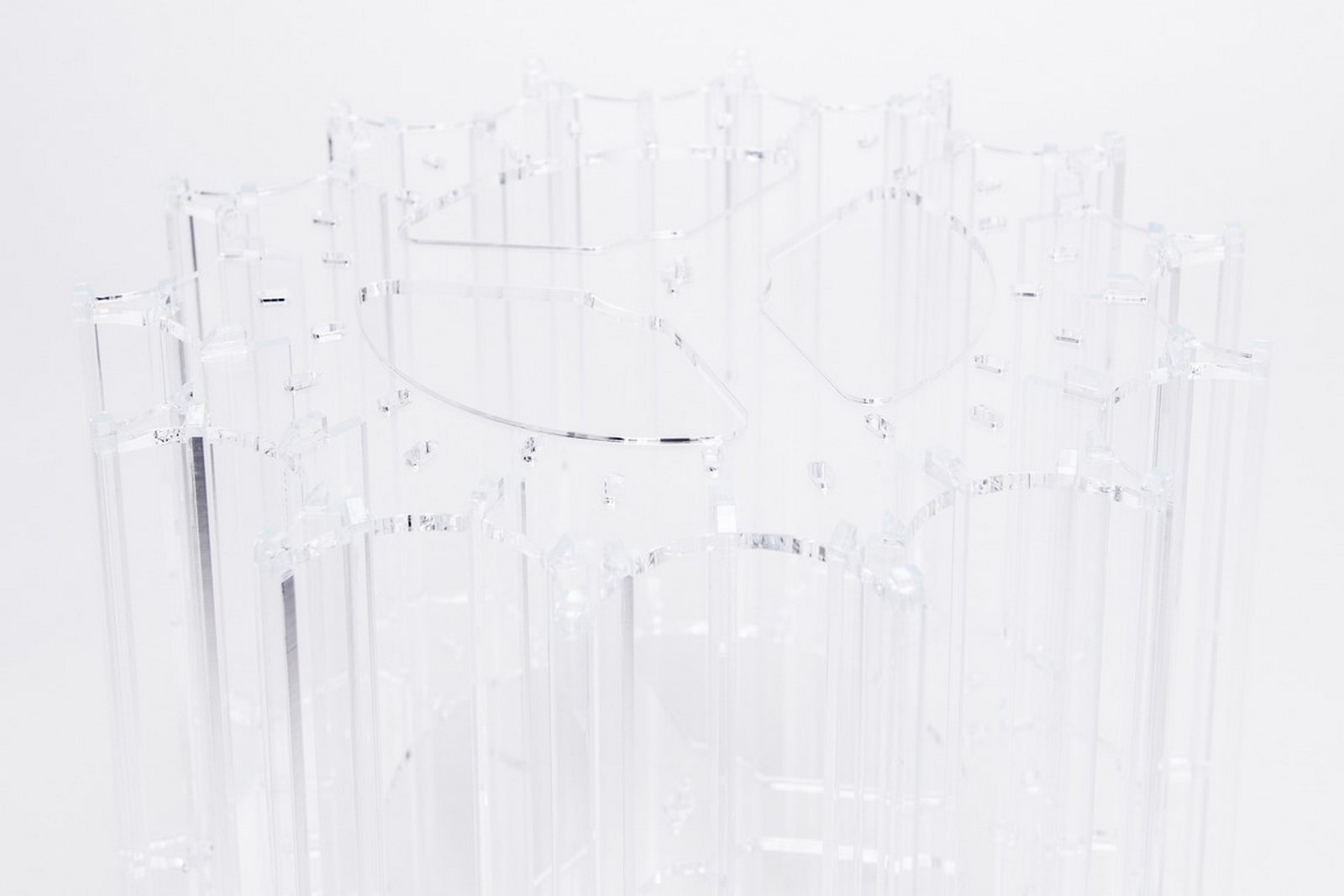 Products made of acrylic glass and the method of acrylic glass production