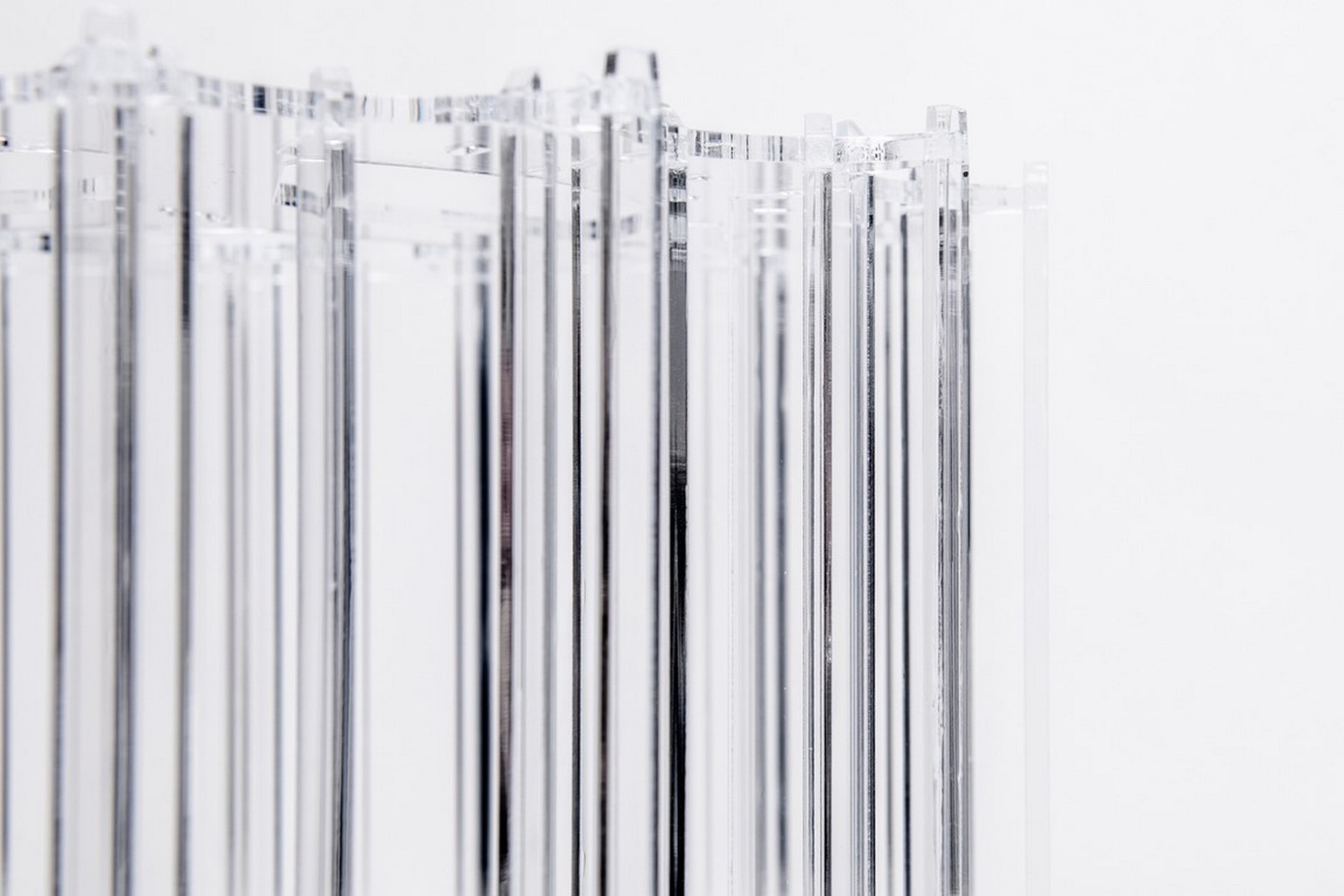 Products made of acrylic glass and the method of acrylic glass production