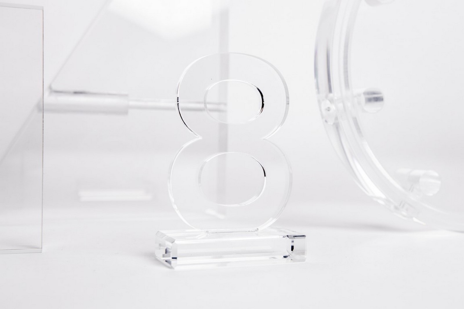 Products made of acrylic glass and the method of acrylic glass production