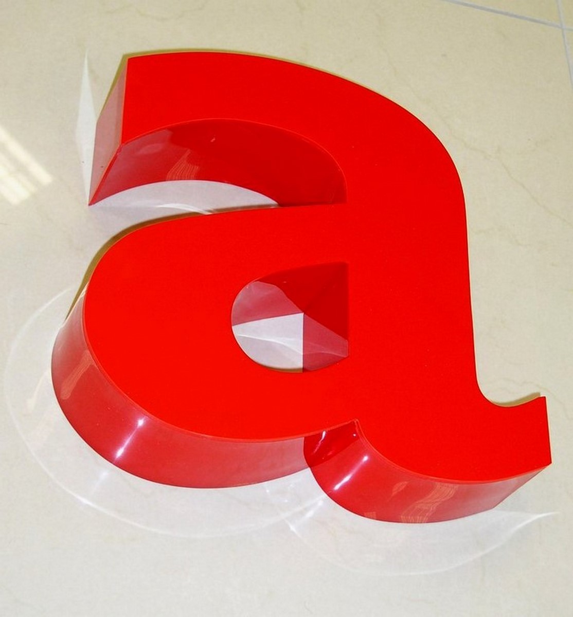 Products made of acrylic glass and the method of acrylic glass production